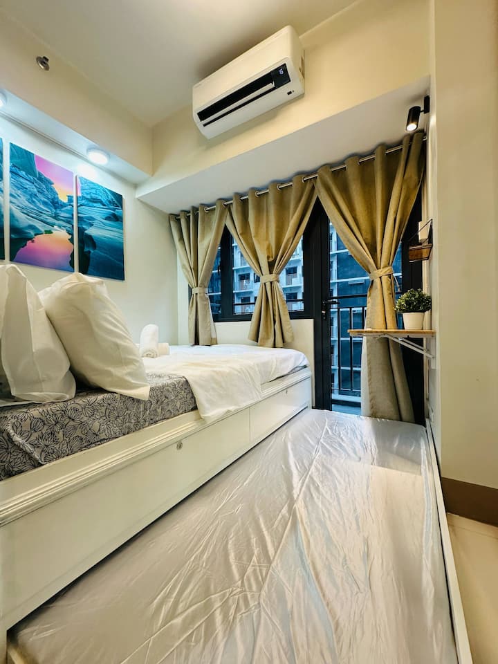 Big Condotel Near Moa & Naia W/ Reserve Parking - Manila