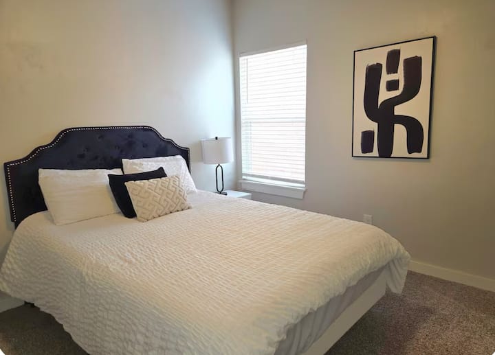 Fully Furnished Mid-term Rental | Ideal For Work - Edmond, OK