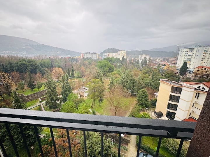 Modern Apartment With Balcony And City View - Elbasan