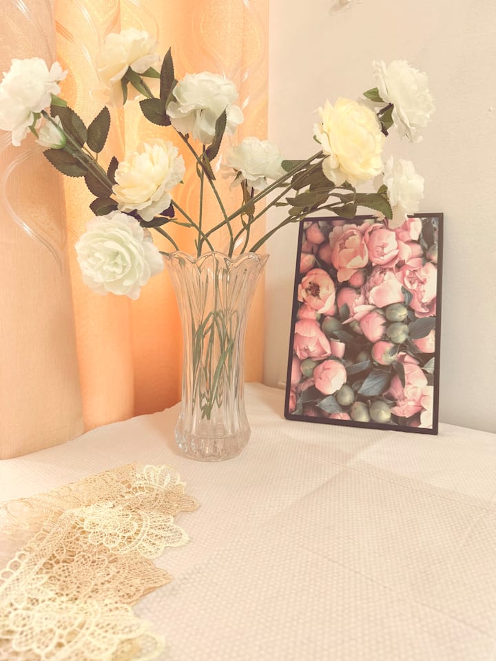 位置香港市中心，長短租，旺中帶靜，樓下美食城，各種飲食方便，步行地鐵站2分鐘，步行巴士站機場2分鐘。 - Hongkong