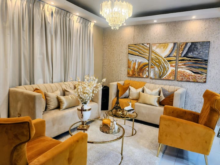 Casa Adosada Con Entrada Privada  En La Romana - La Romana