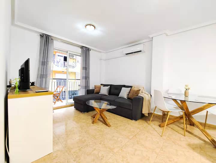 Beachside Apartment - Side Sea View | 100 M Beach - Torrevieja