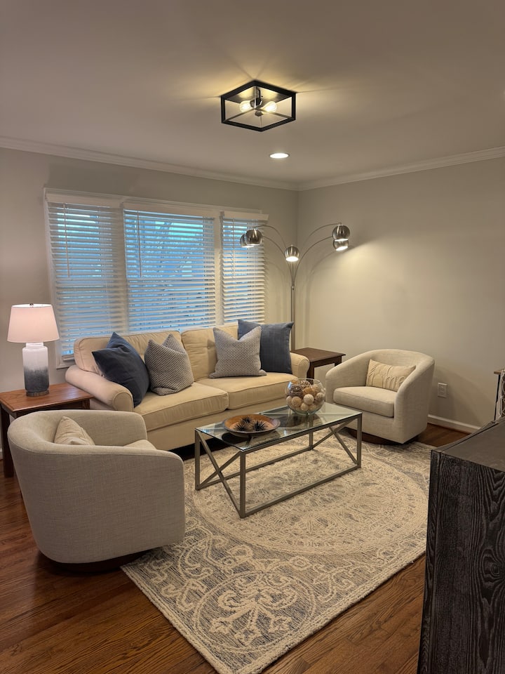 Cozy Newly Renovated Brick Duplex Unit Downtown - Greenville, SC