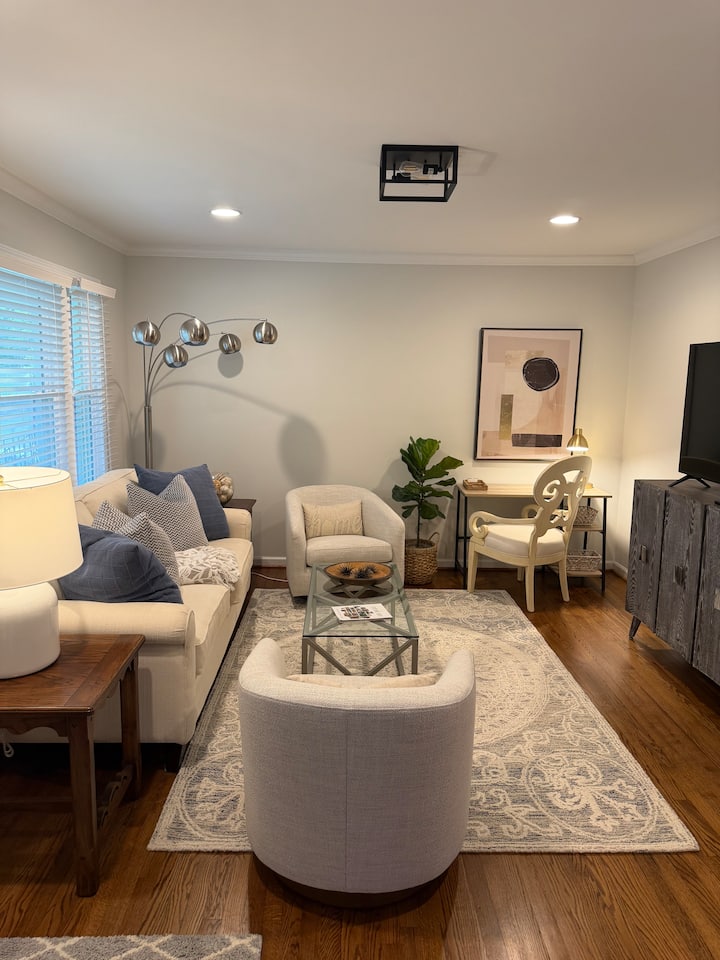 Cozy Newly Renovated Brick Duplex Unit Downtown - Greenville, SC