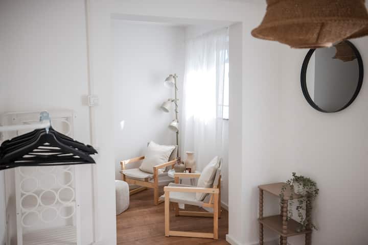 Exklusives Apartment Am Waldrand • Stadtnah - Bornheim