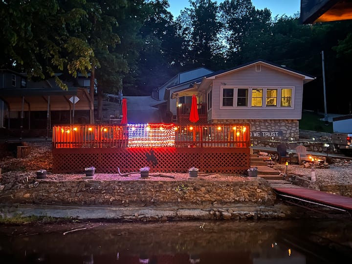 Lakefront, Large Deck, Swim Dock & Boat Slip - Gravois Mills, MO