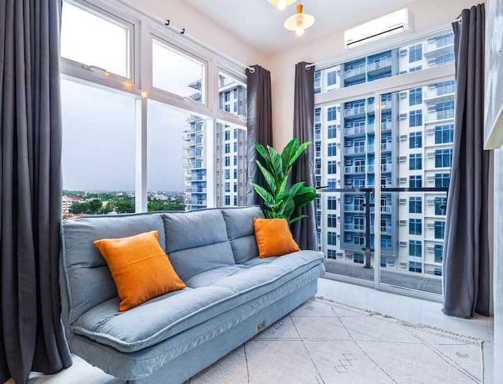 1br Condo W/ Balcony Near It Park - Free Pool+wifi - Cebu City
