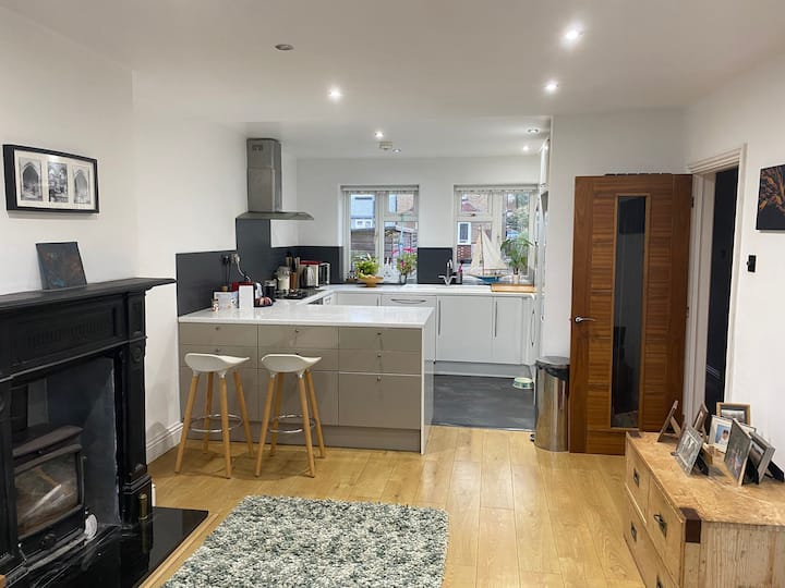 3 Bedroom Home With Free Parking - Portsmouth