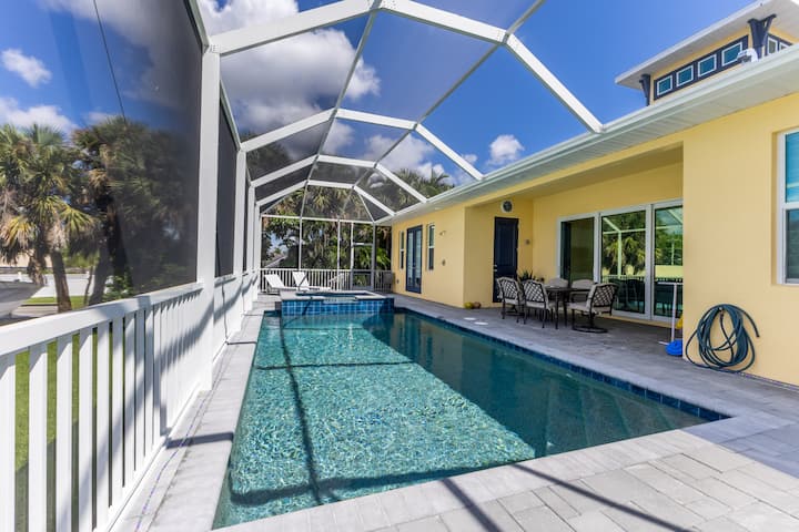 5 Bedroom New Canal Pool Home With Hot Tub - Cape Coral, FL