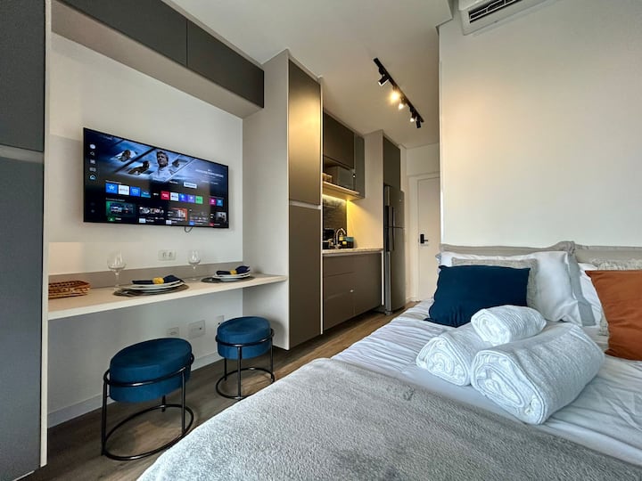 Studio No 23º Andar | 1 Min Do Metrô República - Brazil