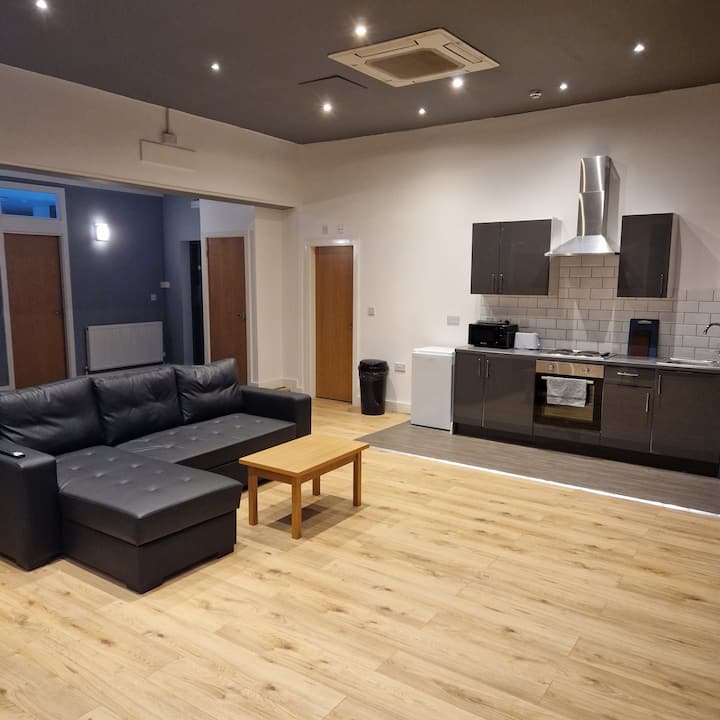 Three Bedroomed Apartment - Kingston upon Hull