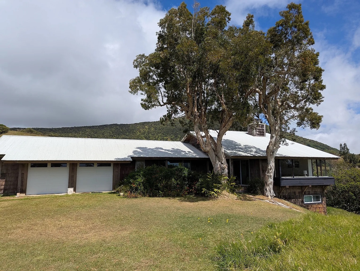 Acre of Aloha! Tranquil Waimea Estate - Epic Views - Houses for Rent in ...