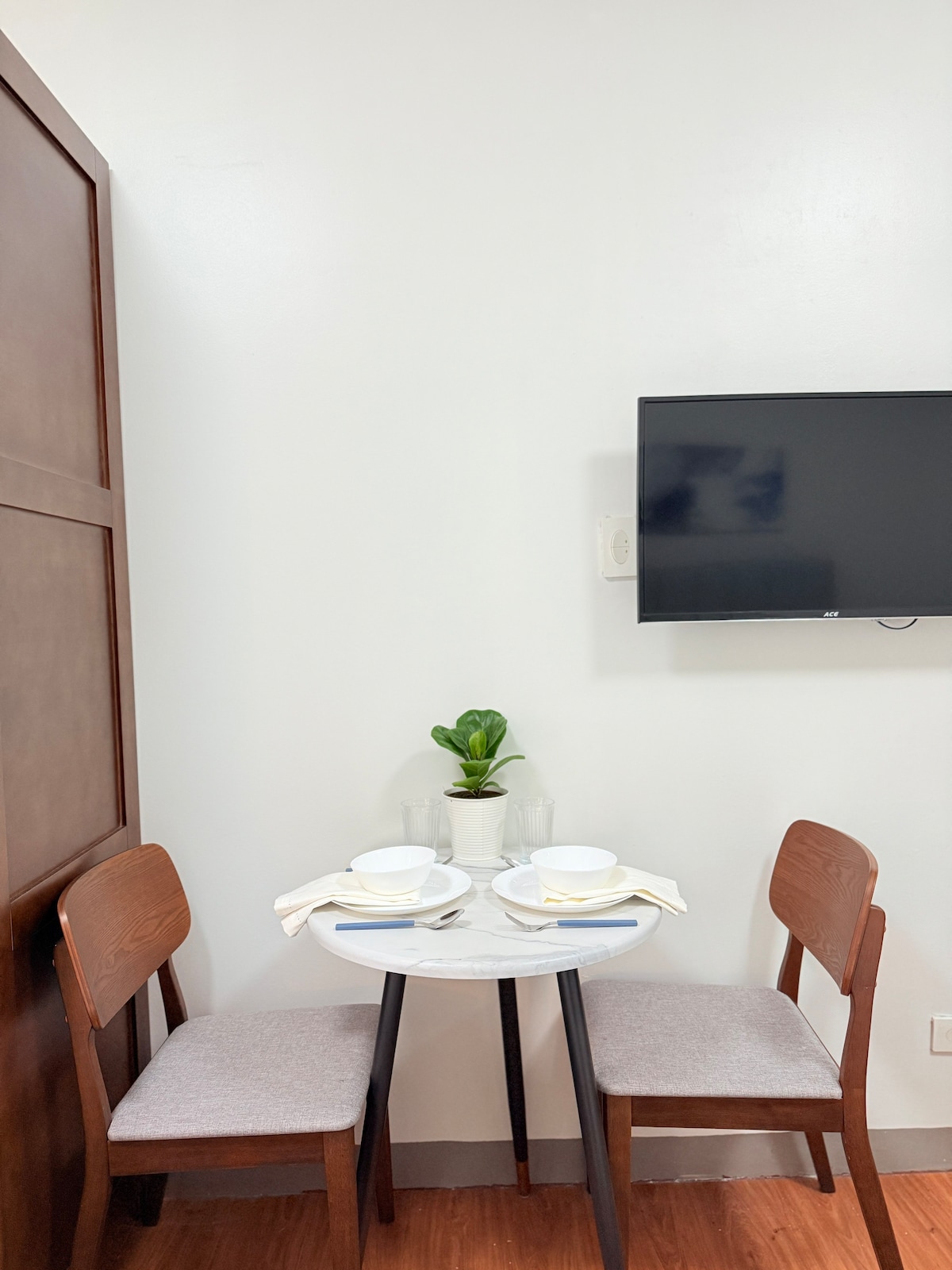 Family Suite Room near Airport - Hotels for Rent in Pasay, Metro Manila ...