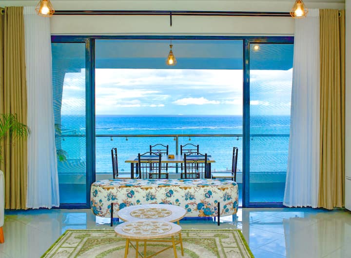Beachfront9: Luxury Penthouse+pool+gym+ac - Mombasa