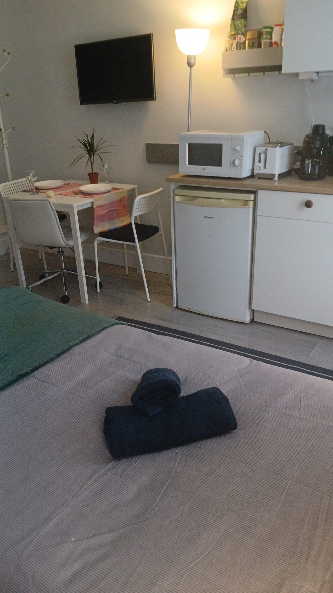 Compact studio in walking distance to attractions - Apartments for Rent ...