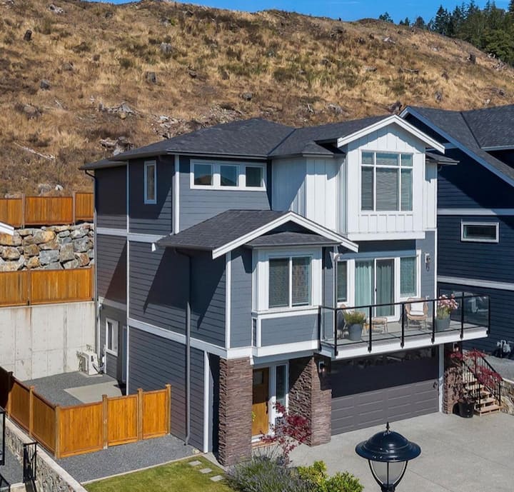 Bear Mountain Suite - Langford