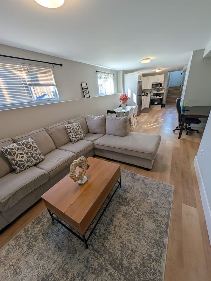 Clean And Quiet Semi Basement. Airport Nearly. - Moncton