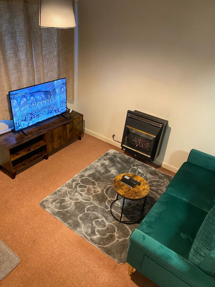 Golden Rose – Northampton Nn3 1br • Pkng+lockbox - Northampton