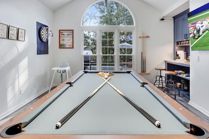 Pool•hottub•pooltable•kingbed•bbq•nintendo•miltdsc - Columbus, GA