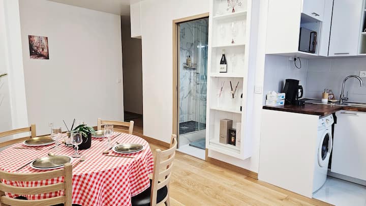 Nice Apt With Parking Free - Paris