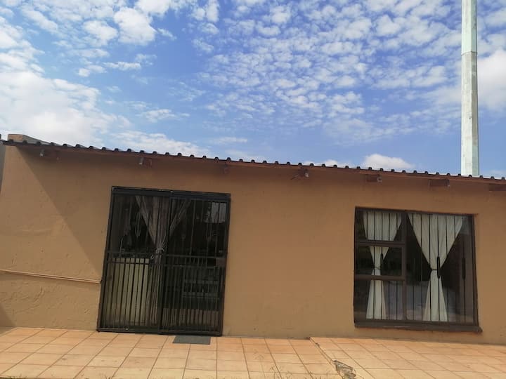 Themba's Place Air Bnb - Katlehong