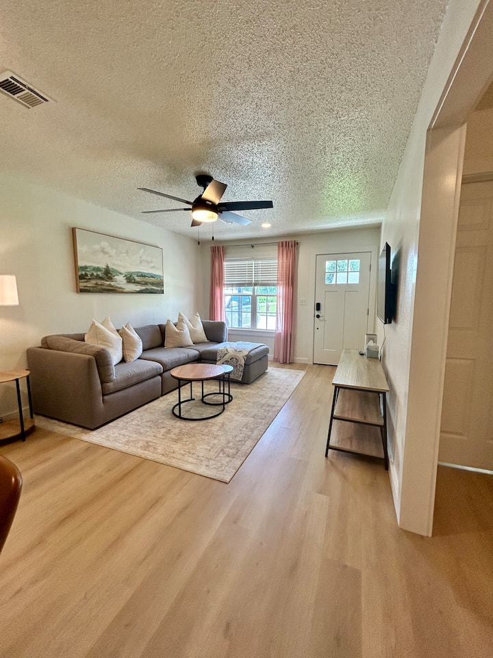 Cozy Claremore Retreat Near Route 66 - United States