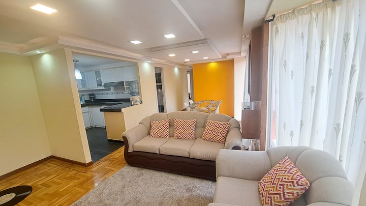 Amplio Departamento Excelente Ubicación - Quito