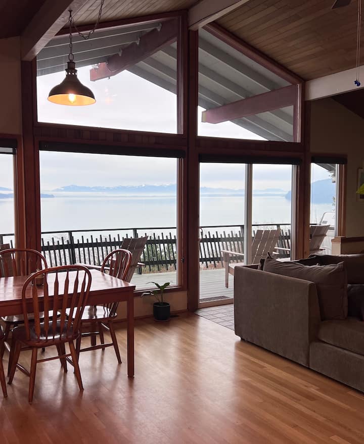 Guemes Island Getaway - Orcas Island, WA