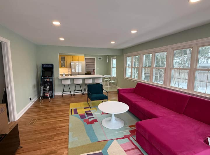 Jans Place - Cedar Rapids, IA