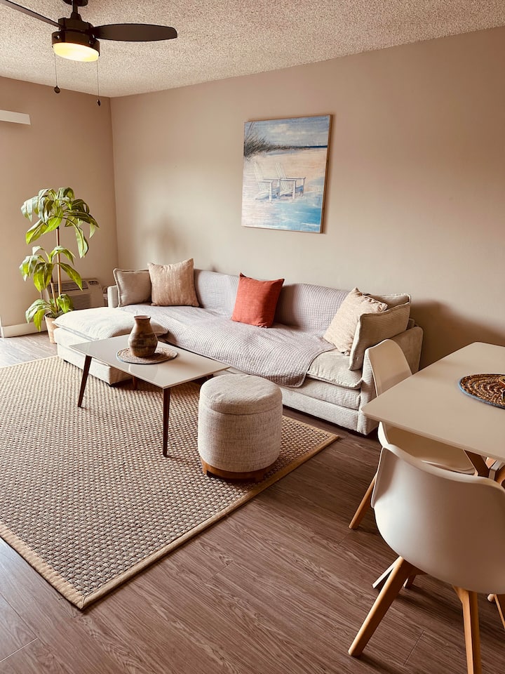 *New*santa Monica Beach 1 Bedroom, Pool & Parking! - Santa Monica, CA