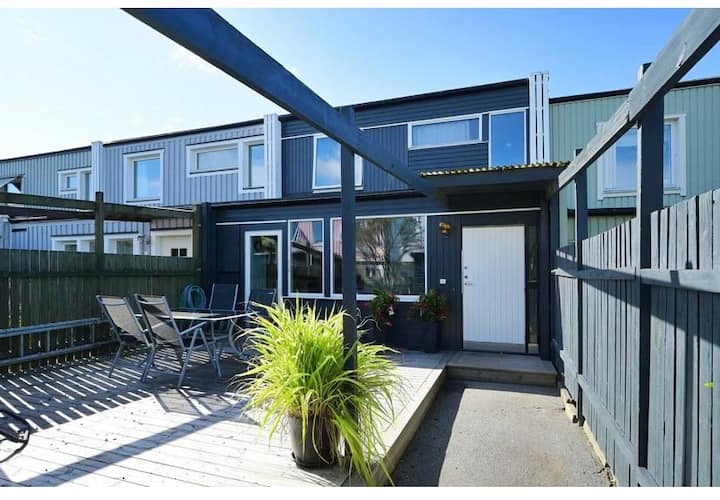 Cozy Scandinavian Family Home Near Nature & City - Tyresö