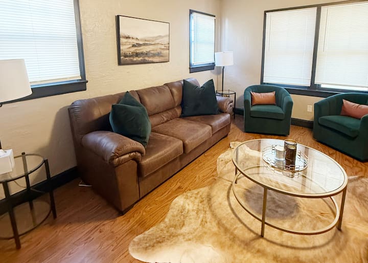 Cherry Street Retreat - Ada, OK