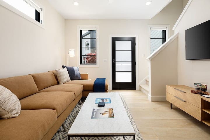 Hamilton Place | Bayside Building | 4 Units - Traverse City, MI