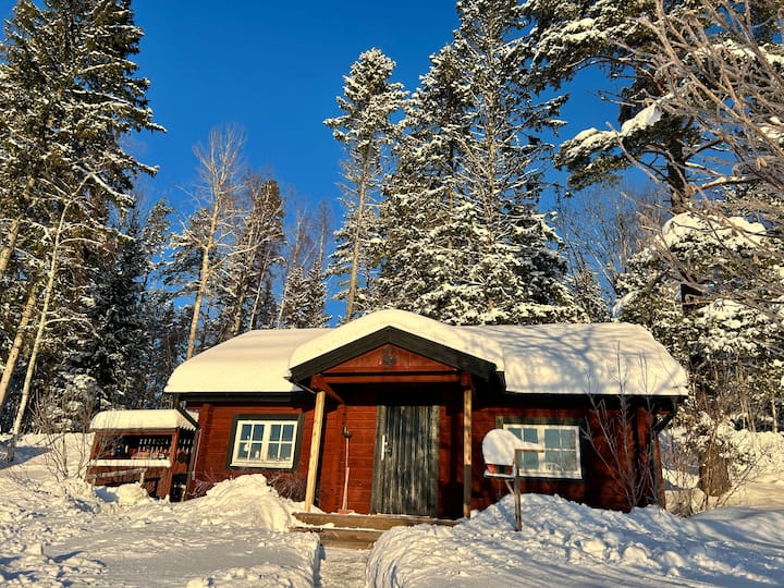 Vinterretreat I Mysig Stuga – Enkelt Och Stilla - Hudiksvall