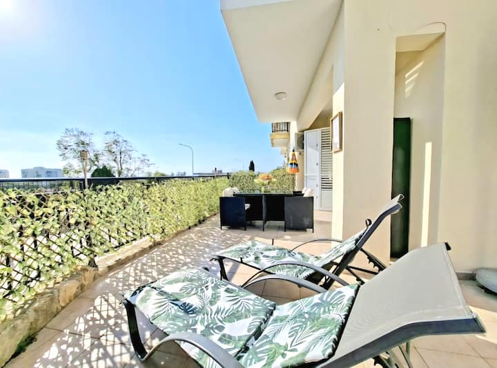 Luxury Seaview Apartment With Pool & Terrace - Paphos