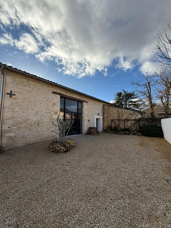 La Grange Proximité Futuroscope. - Poitiers