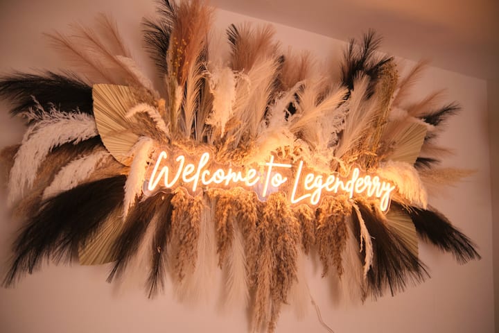 2br Home | Sleeps 4 | Central Location | Parking - Londonderry