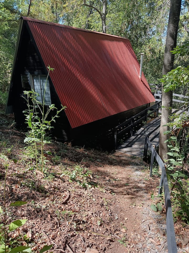 Cabaña Arrayán.
Acogedora Cabaña Para 2 Personas. - San Clemente, Chile