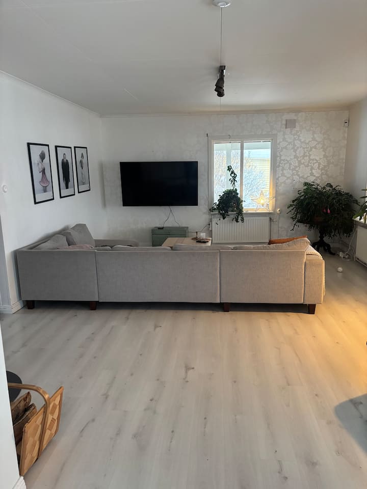 Rymlig Villa Med Bastu, Nära Centrum Och Skidbacke - Bollnäs