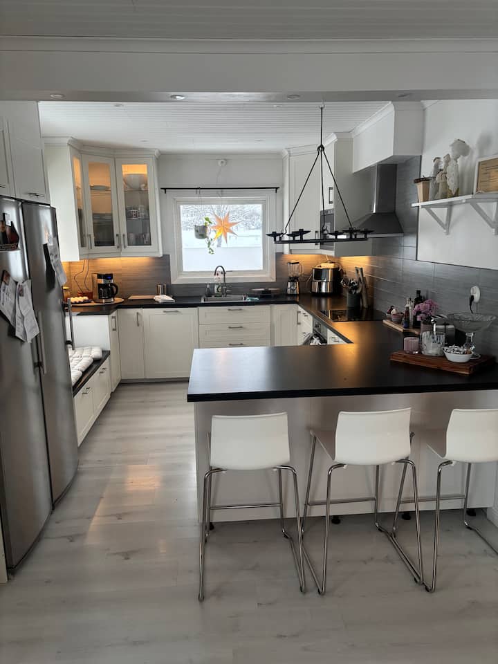 Rymlig Villa Nära Centrum Och Skidbacke - Bollnäs