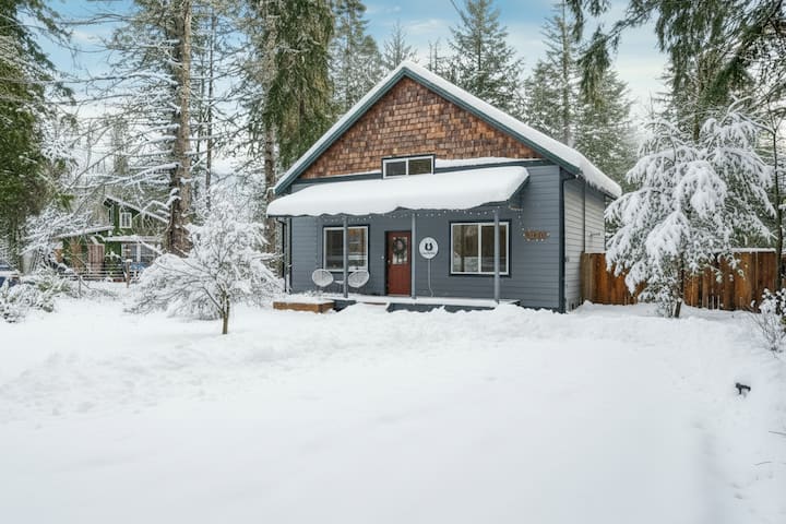 Ursa Cabin: Sauna, Hottub, Games, Ev2, Pizza Oven - Ashford, WA