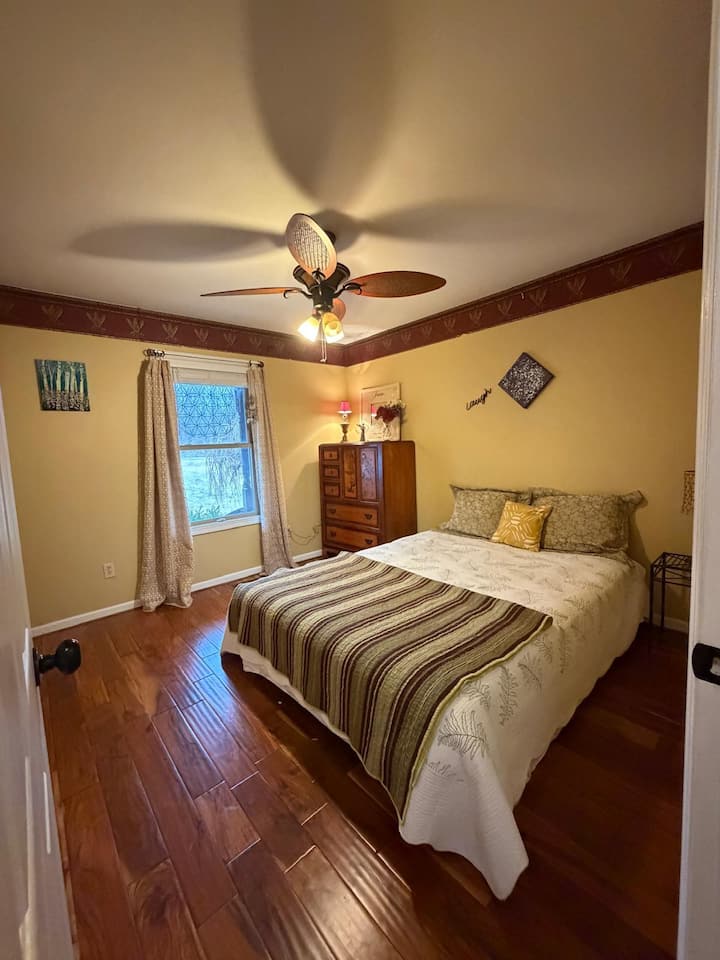 Sol Rising Single Room - Lynchburg, TN