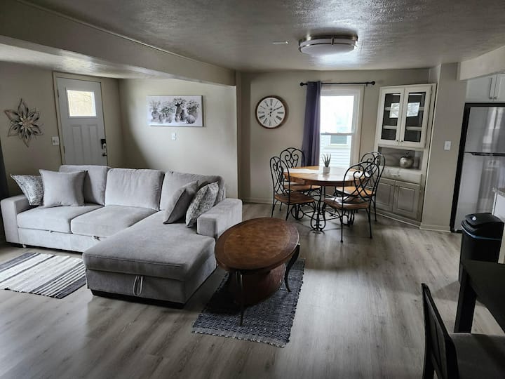 Cute Cozy Home W/backyard-9 Mins To Mosquito Lake! - Warren, OH