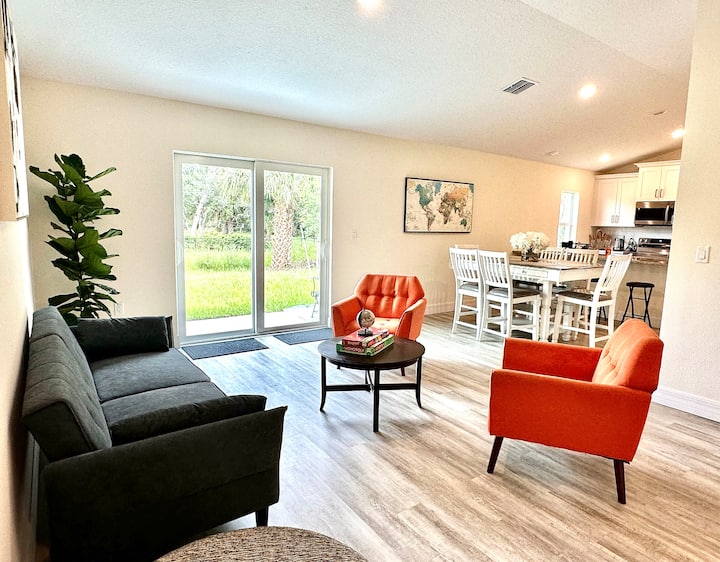 Home Pet-friendly Modern 3br W/tvs & Grill - North Port, FL