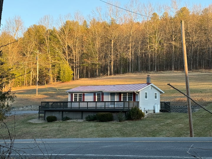 The Cottage On Pond Hill - Hot Springs, VA