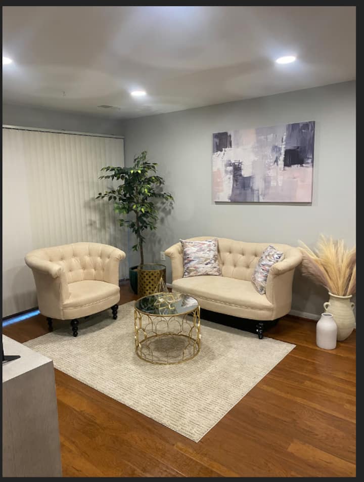 Furn. 1bd Steps From Inova Utilities + Wi-fi - Fairfax, VA