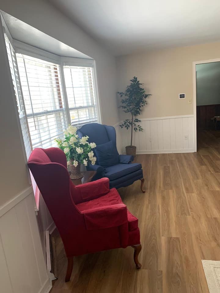 Dayton View 2 Bedrooms, 1 Bath. Read Description. - Dayton, OH