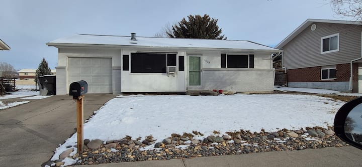 3br 2 Bath, Workout Rm, Big Yard, Central Location - Montrose, CO