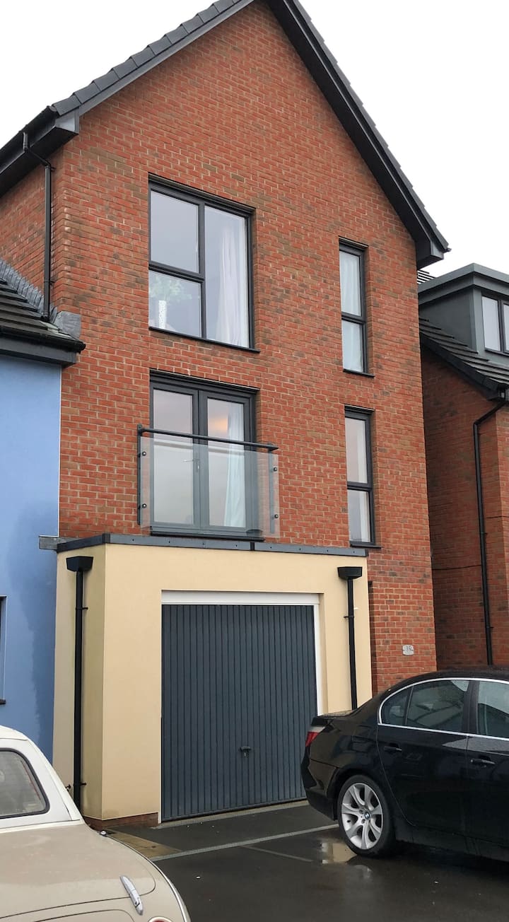 Family-friendly Townhouse Near The Beach - Barry