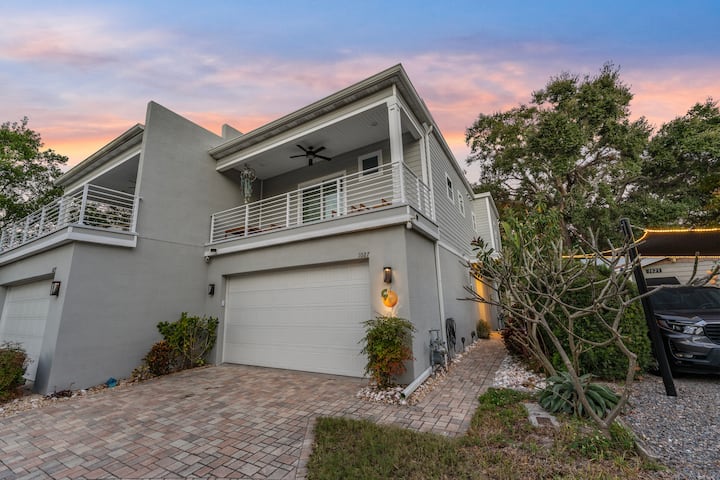 Modern Dunedin Home | Walk Downtown, Near Beach - Dunedin, FL